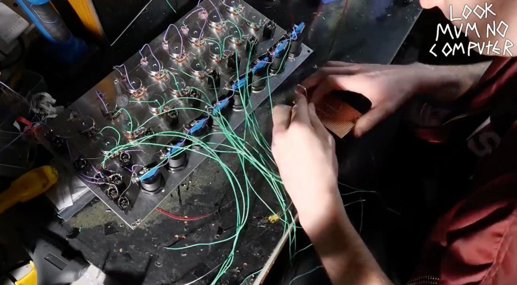 Das DIY Sequencer-Keyboard von Look Mum No Computer - gearnews.de