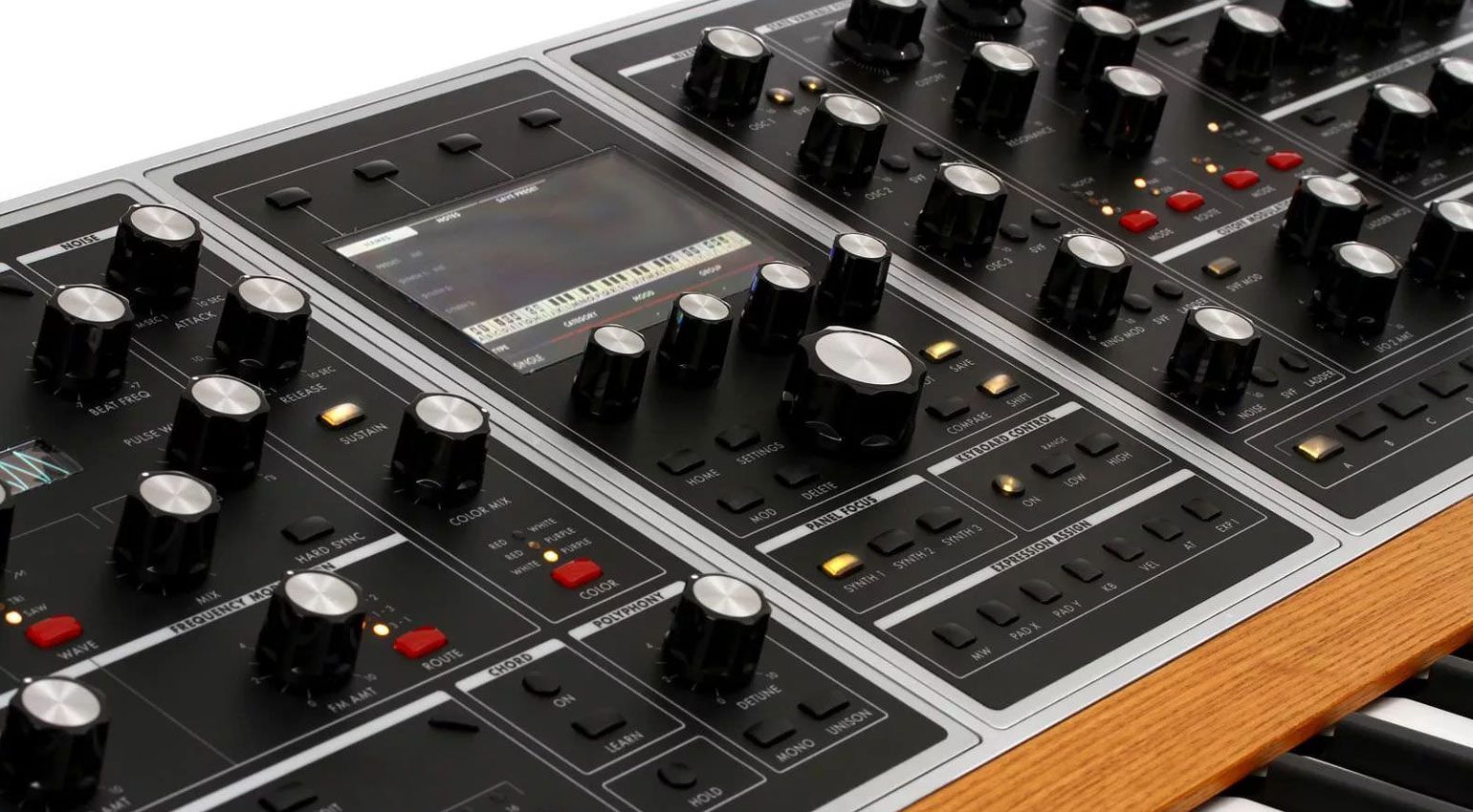 So sieht der Moog One im Detail aus. Die Moderne steht ihm! - gearnews.de