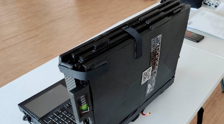 Expanscape Aurora 7: Ein Laptop mit sieben Bildschirmen! - gearnews.de