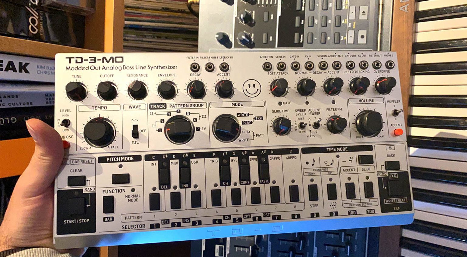 Angecheckt: Behringer TD-3-MO - Bassline Machine 2.0 - gearnews.de