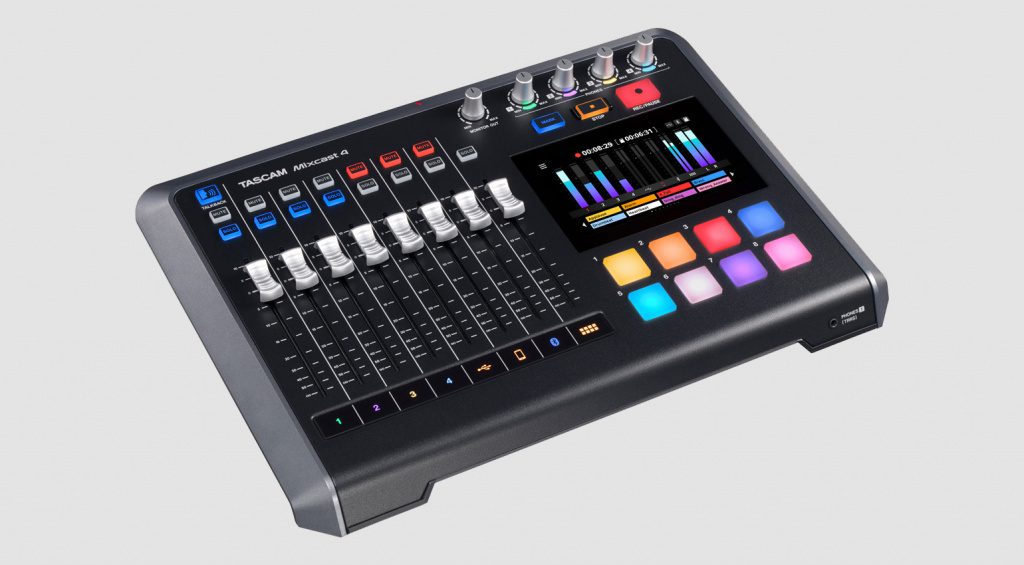 Tascam präsentiert das Mixcast 4 Podcasting-Studio - gearnews.de