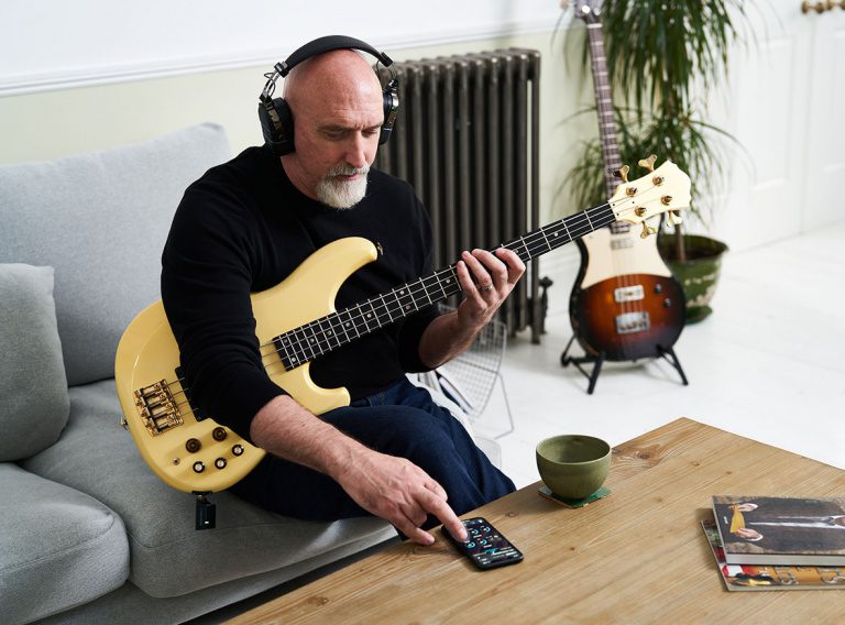 Boss Waza-Air Bass: Geniales Übungstool, extra teuer für Bassisten ...