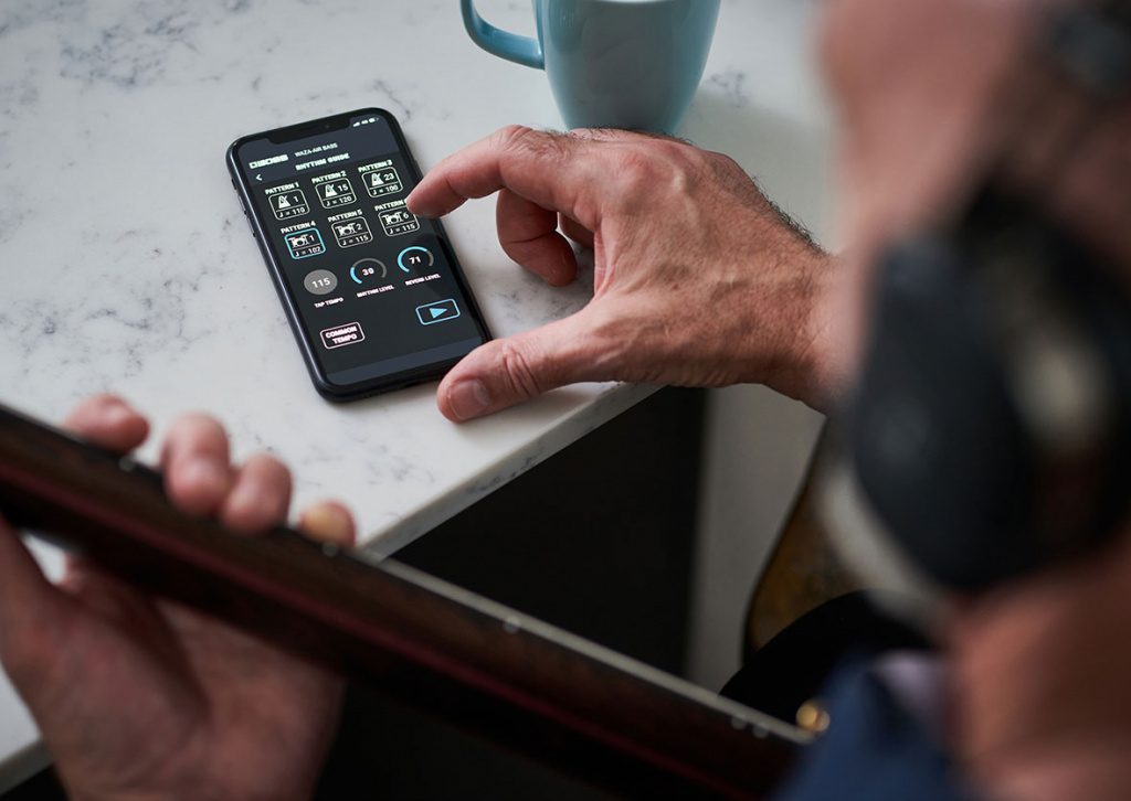 Boss Waza-Air Bass: Geniales Übungstool, extra teuer für Bassisten ...