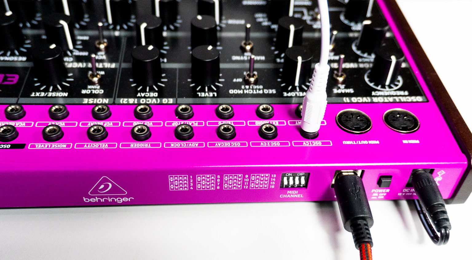 Behringer EDGE analoge Groove-Maschine - gearnews.de