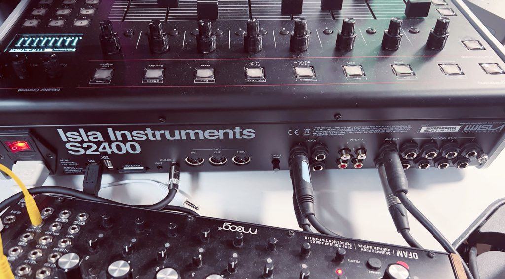 Isla Instruments S2400: VST-Plugins im Sampler? Angecheckt! - gearnews.de