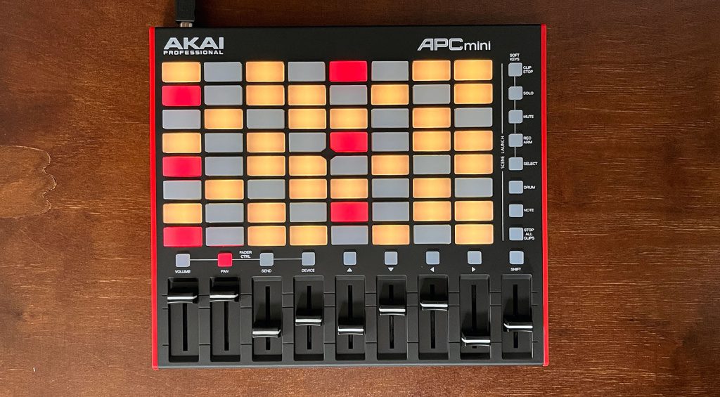 AKAI APC mini Mk2 und APC Key 25 Mk2 im Test - gearnews.de