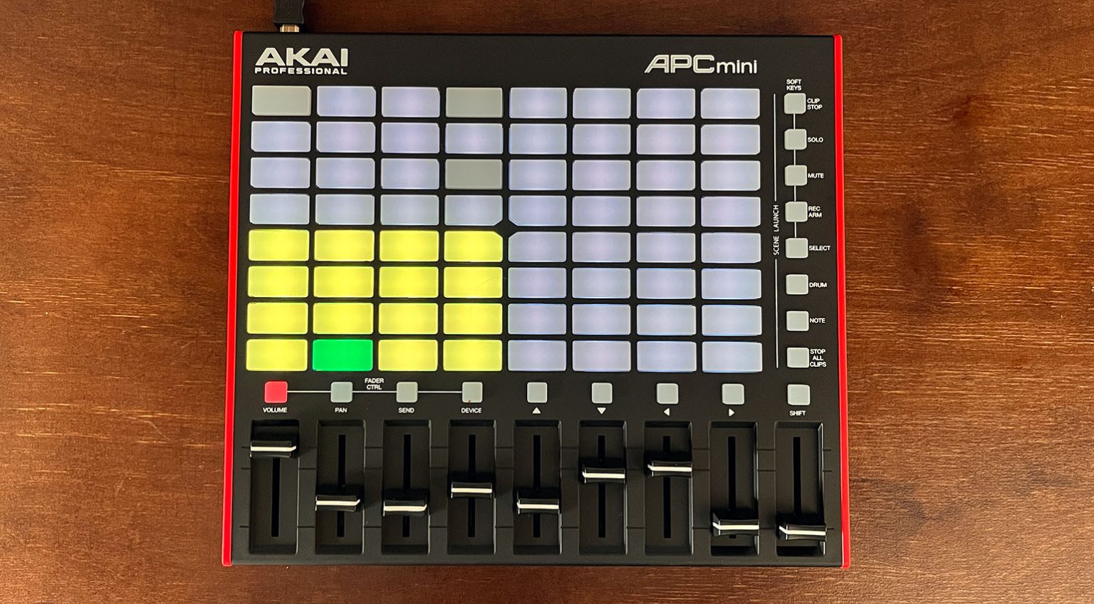 AKAI APC mini Mk2 und APC Key 25 Mk2 im Test - gearnews.de