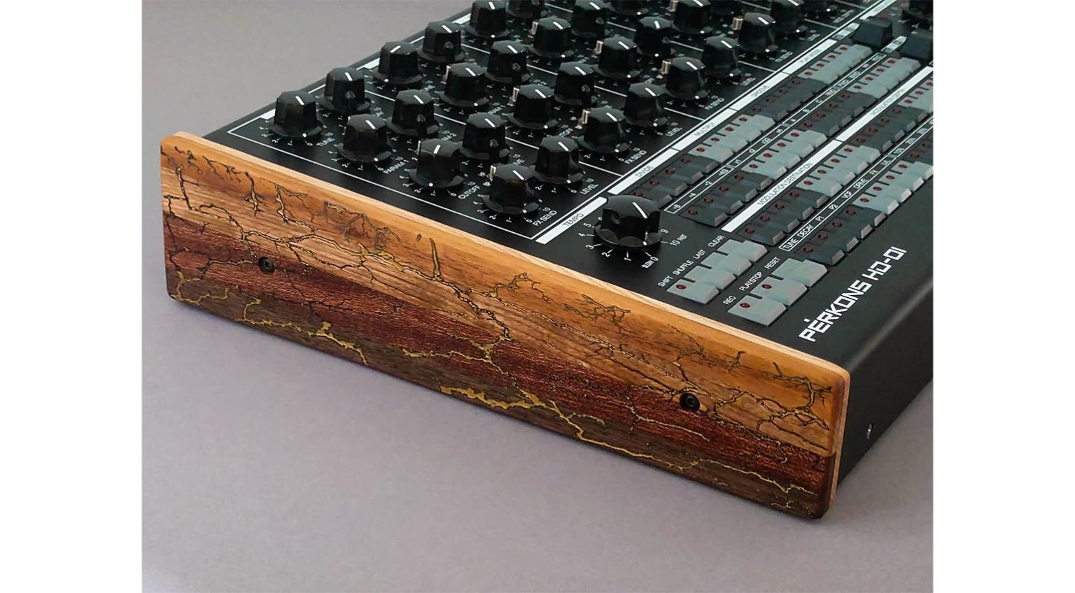 Perkons HD-01 BLACK Limited Edition - gearnews.de