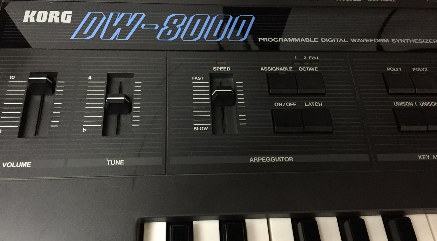 Synthesizer-Klassiker: KORG DW-8000 - gearnews.de