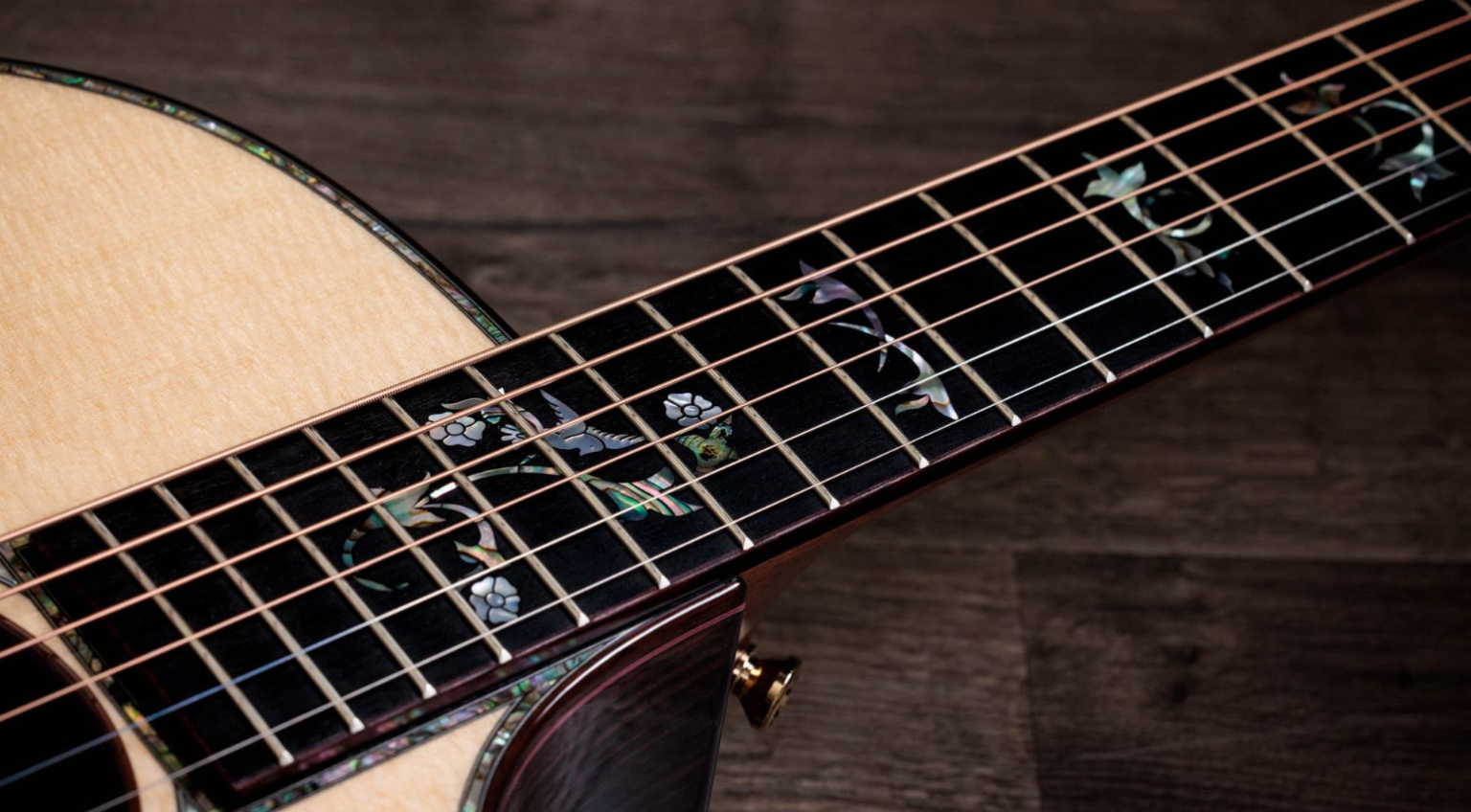 Taylor zeigt die Legacy 914ce: Schaut euch diese Inlays an! - gearnews.de