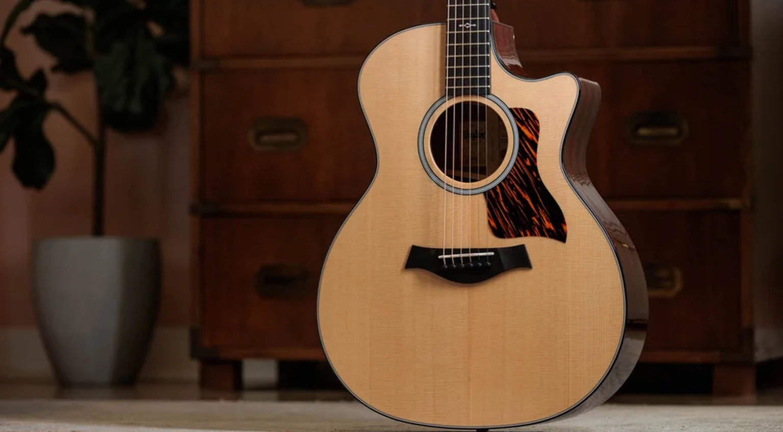 Taylor Next Generation: Grand Auditorium-Modelle mit neuer DNA ...